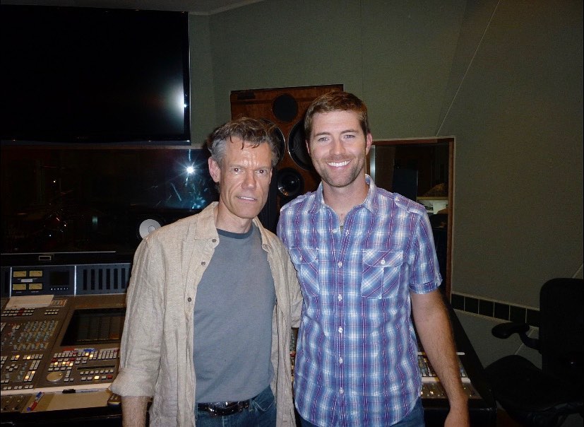 Randy Travis & Josh Turner - Diggin Up Bones - Melody Era