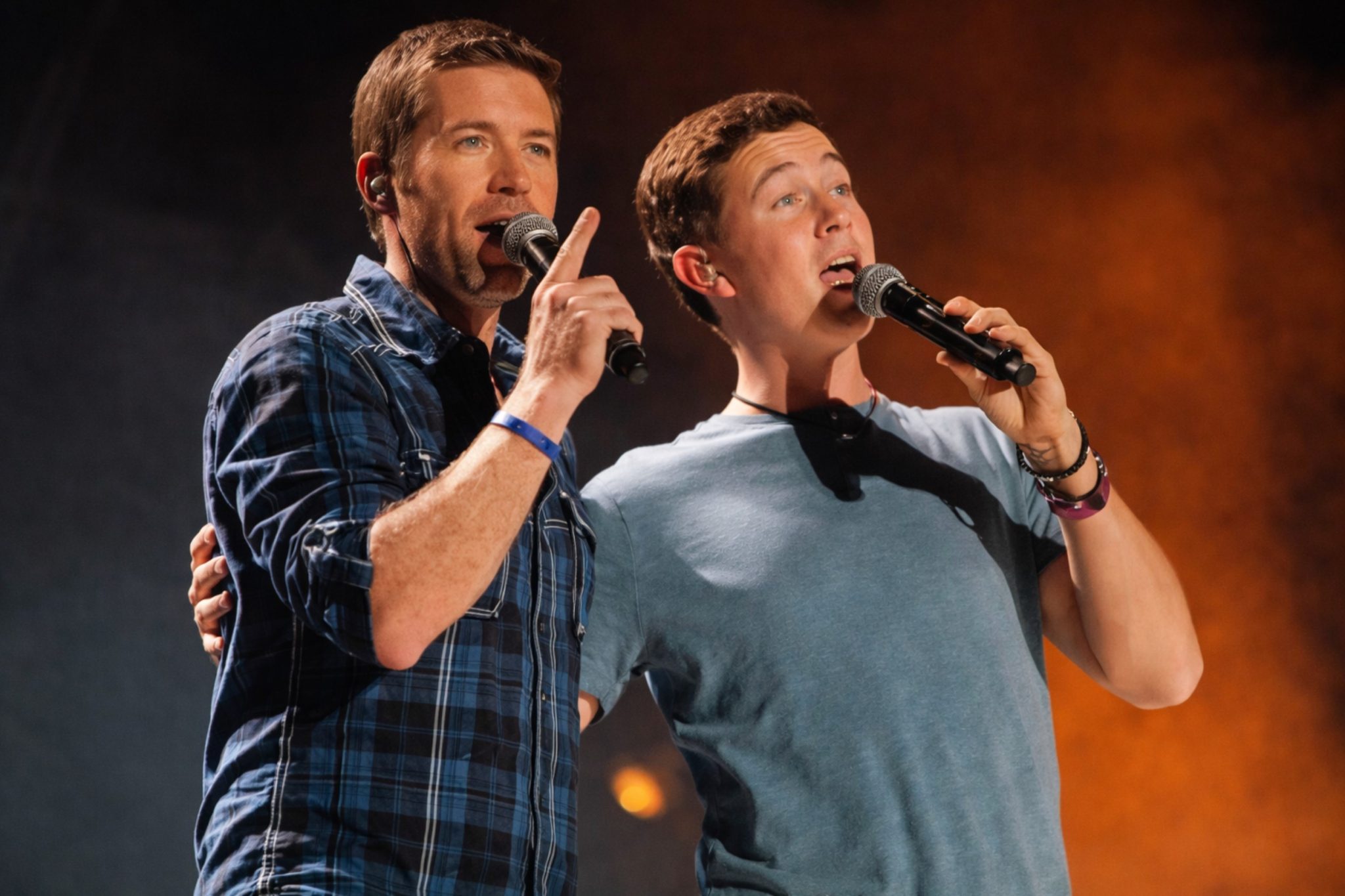 Josh Turner – Long Black Train (ft. Scotty McCreery) - Melody Era