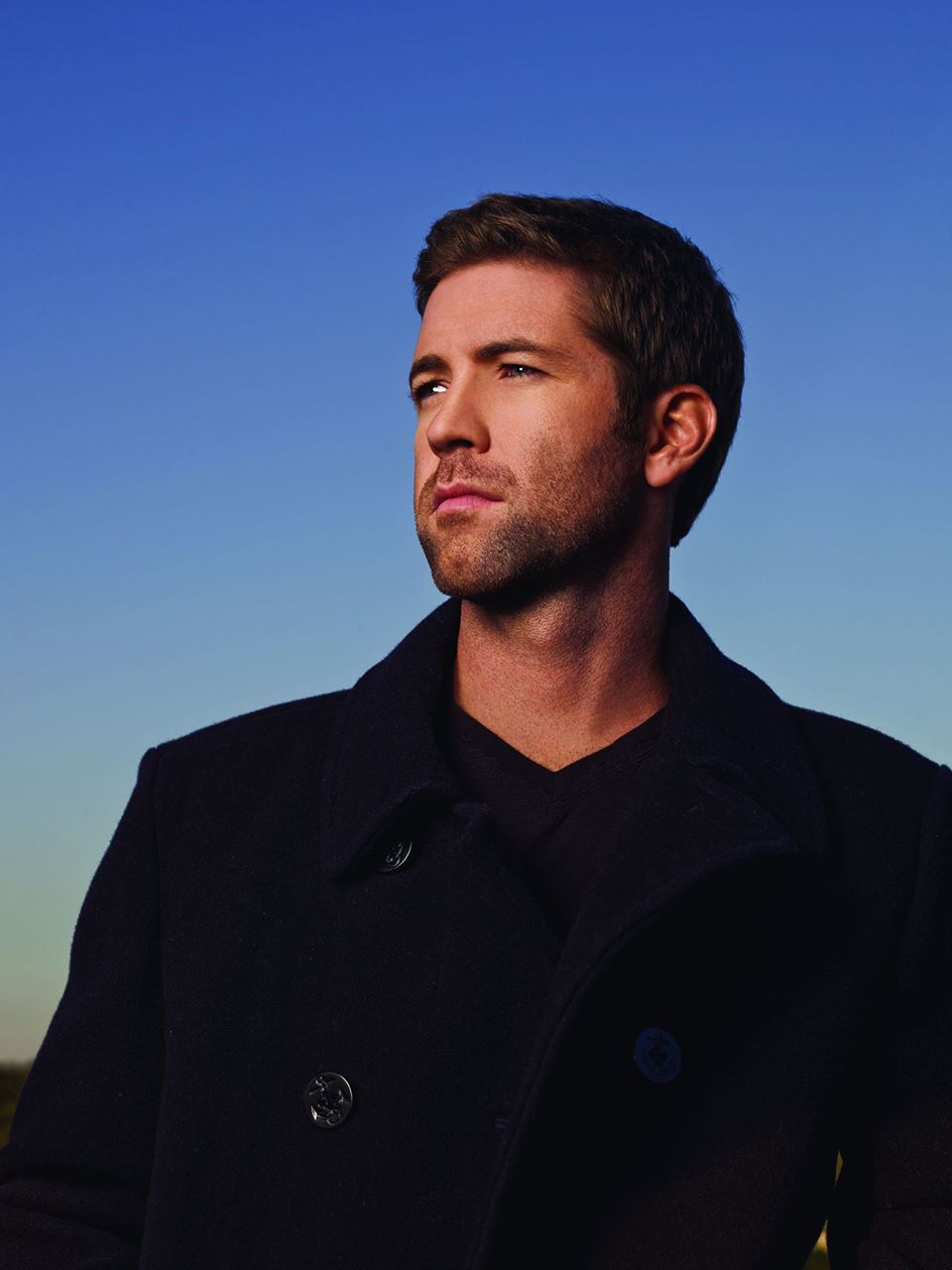 Knoxville Heard the Calm Differently in Josh Turner’s Live “Everything ...