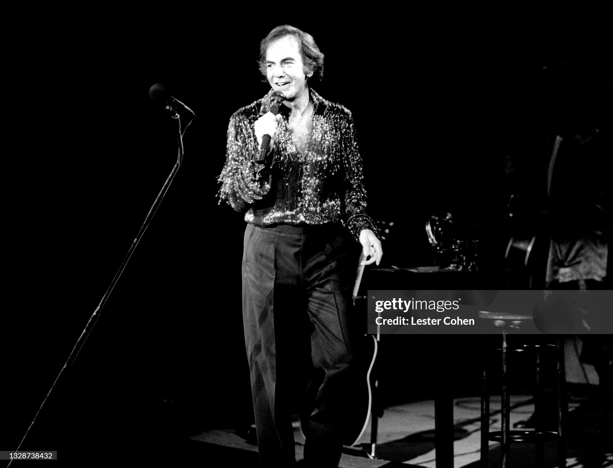 The Odd Little Stage Moment That Made Neil Diamond’s “Soggy Pretzels ...